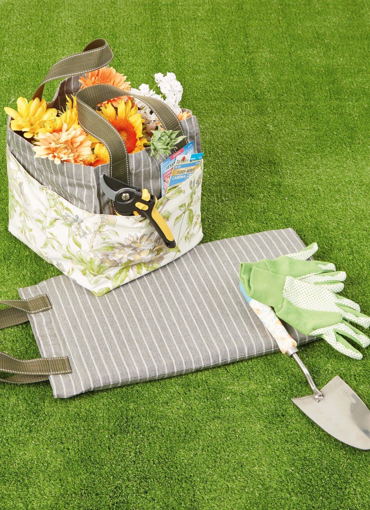 McCall’s Sewing Pattern M8300 Garden Items - Sewdirect Australia