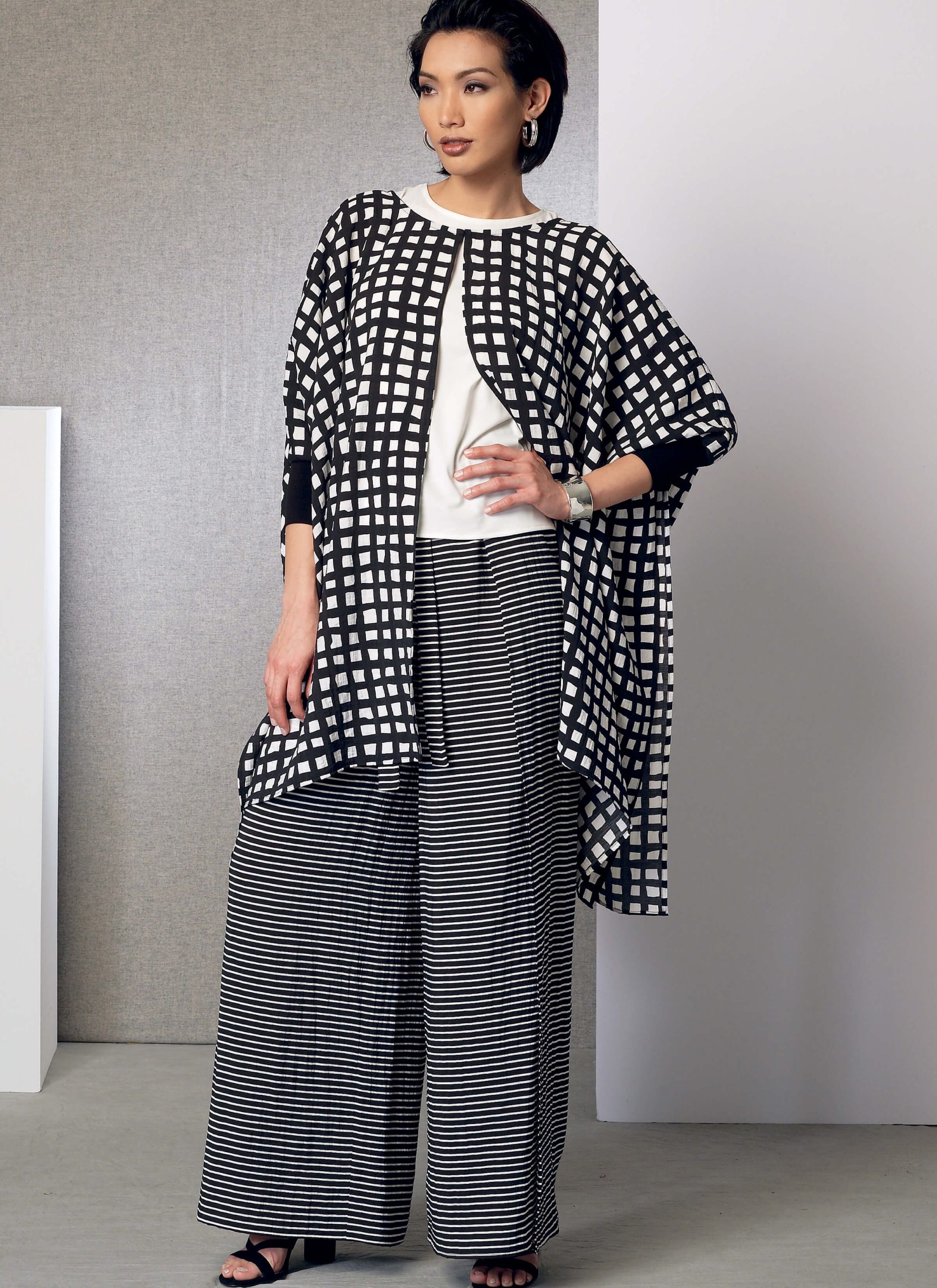 Vogue Patterns V9191 Misses’ Ponchos, Back-Pleat Top, Shorts and Wide ...