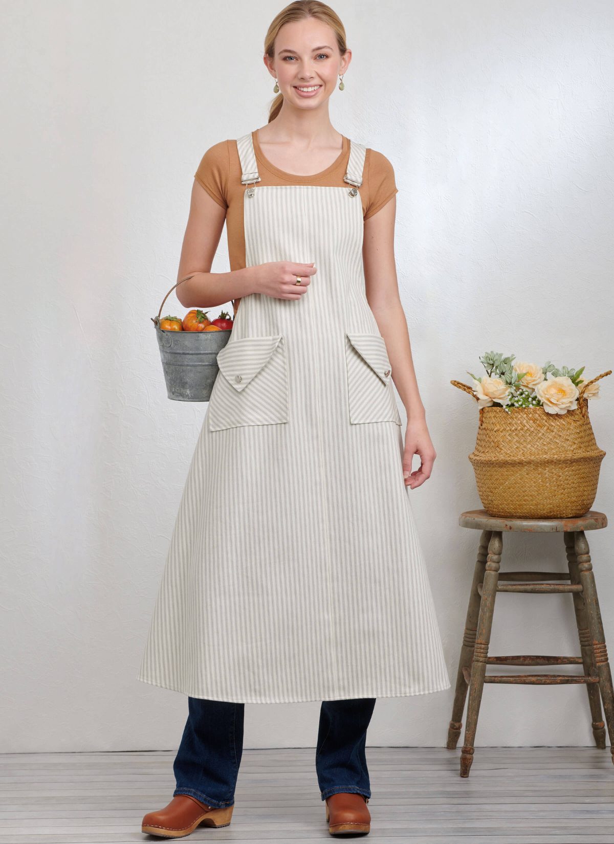 Simplicity Sewing Pattern S9938 Misses’ Pullover Aprons - Sewdirect ...